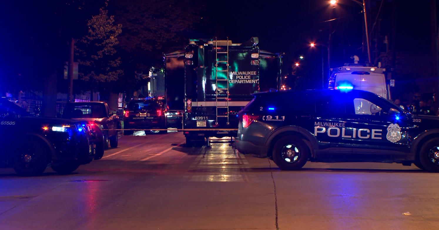 Milwaukee police officer shoots man after late-night traffic stop