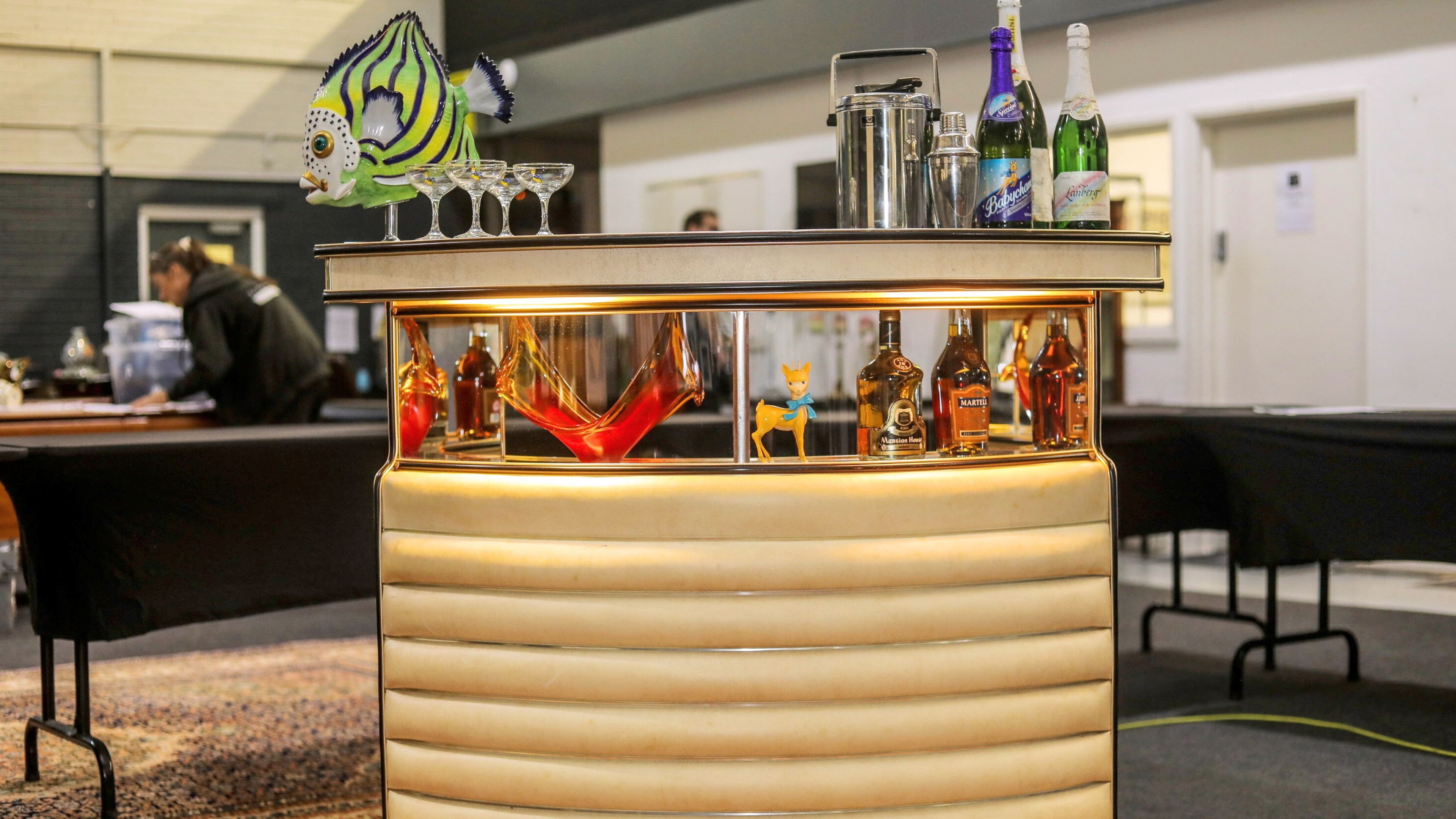 Del Boy's bar from Only Fools and Horses for sale for 'cushty' £600