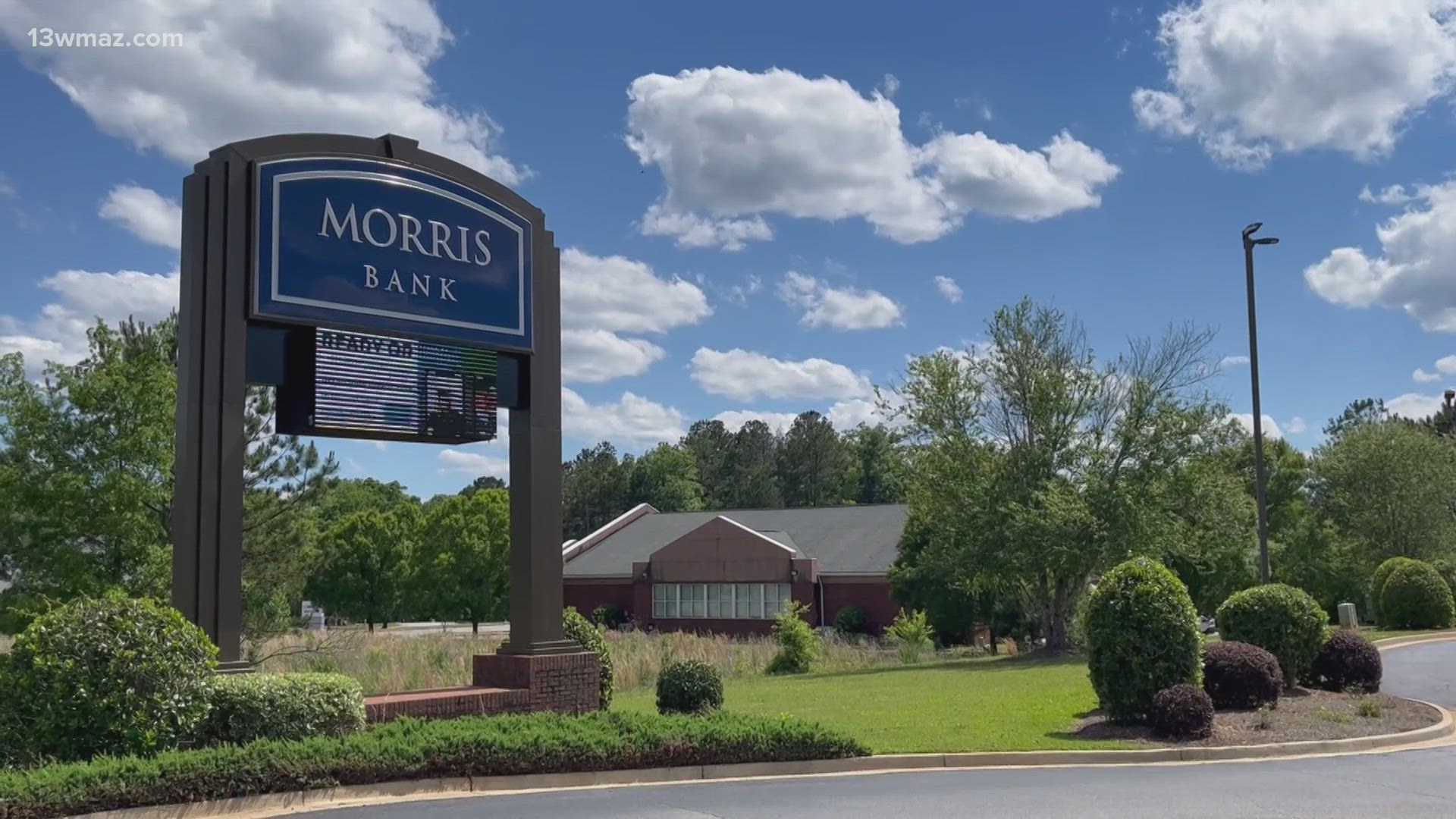 Former Jones County bank exec sentenced to prison in federal fraud case ...