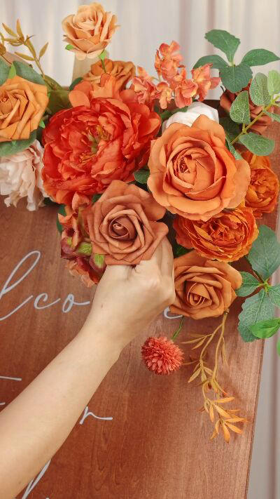 DIY Autumn-Themed Floral Welcome Sign