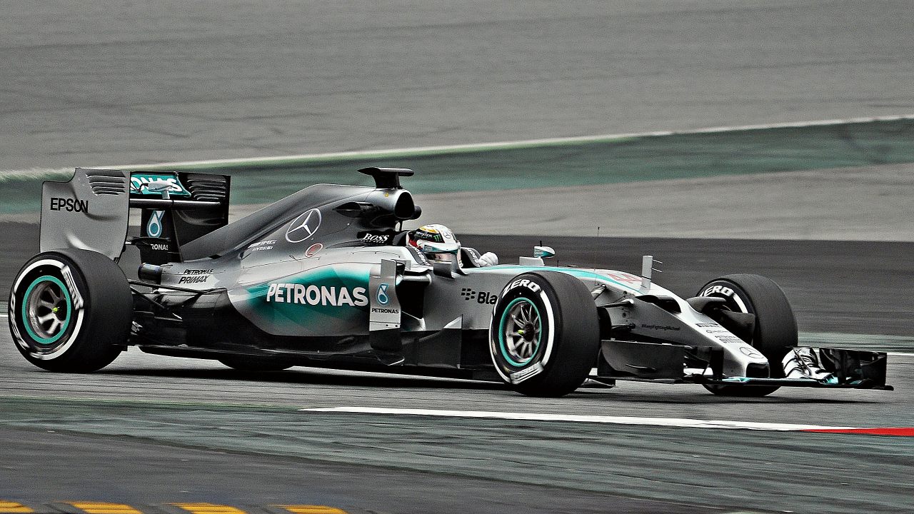 Why racing drivers lose weight during a race