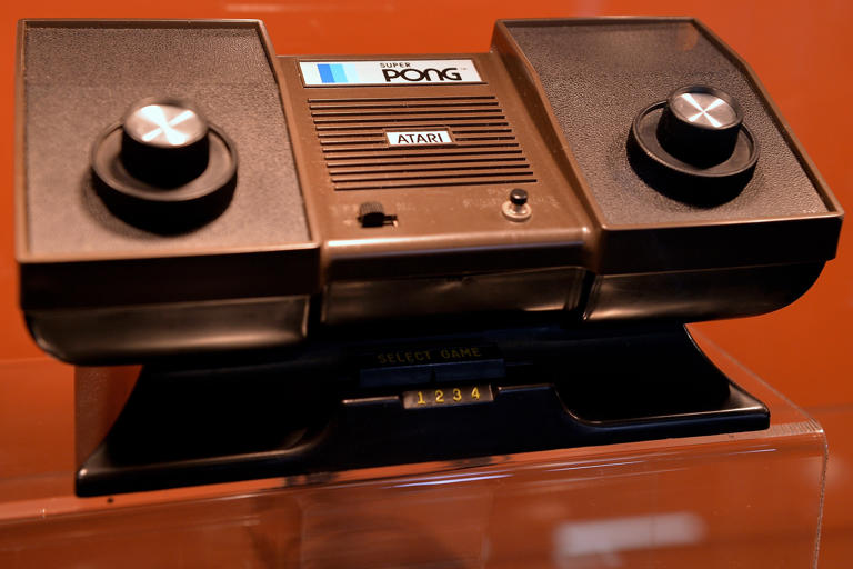 9 things every teenager wanted in their bedroom in the 60s and 70s