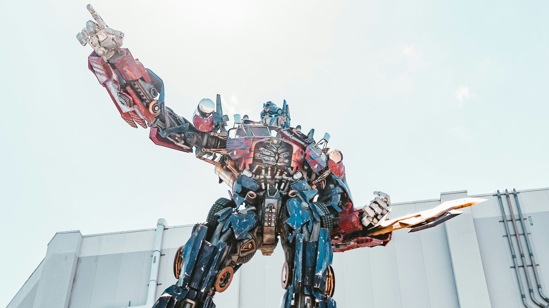 10 Most Powerful Decepticons & 10 Strongest Autobots