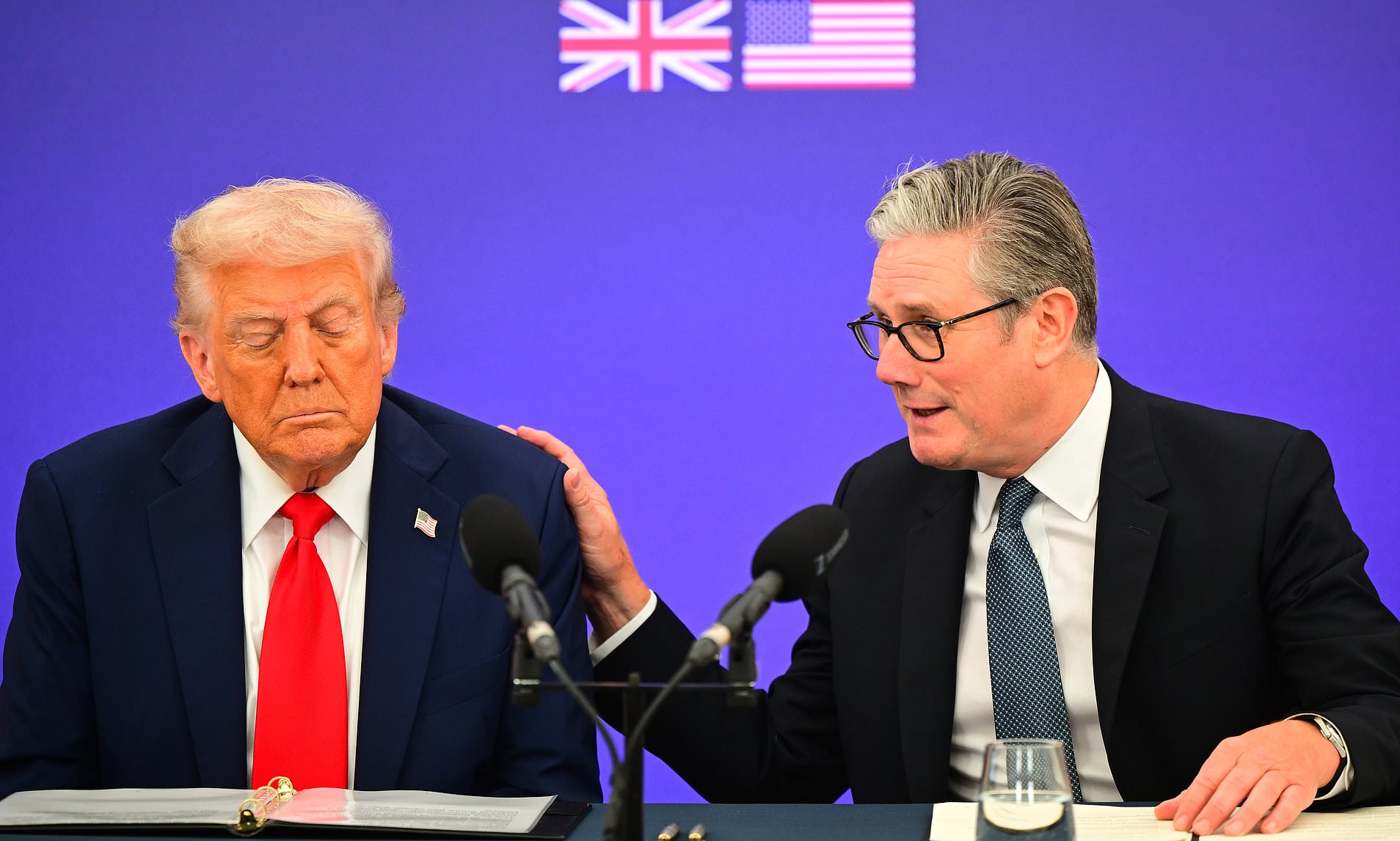 Starmer runs gauntlet of 'Trump bombs' at joint press conference ...