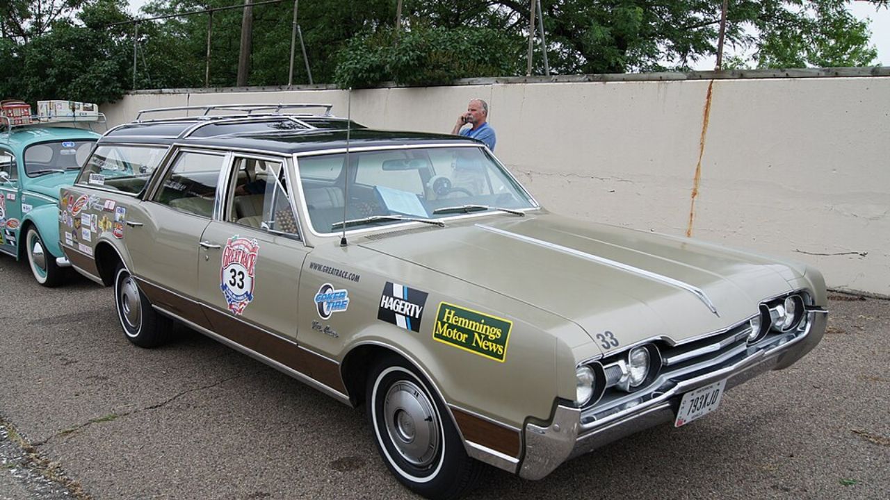 How the 1967 Oldsmobile Vista Cruiser became famous for more than its roof