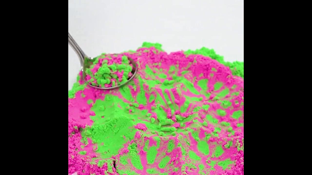 Satisfyingly Ladle Pressing Soft Pink And Green Sand