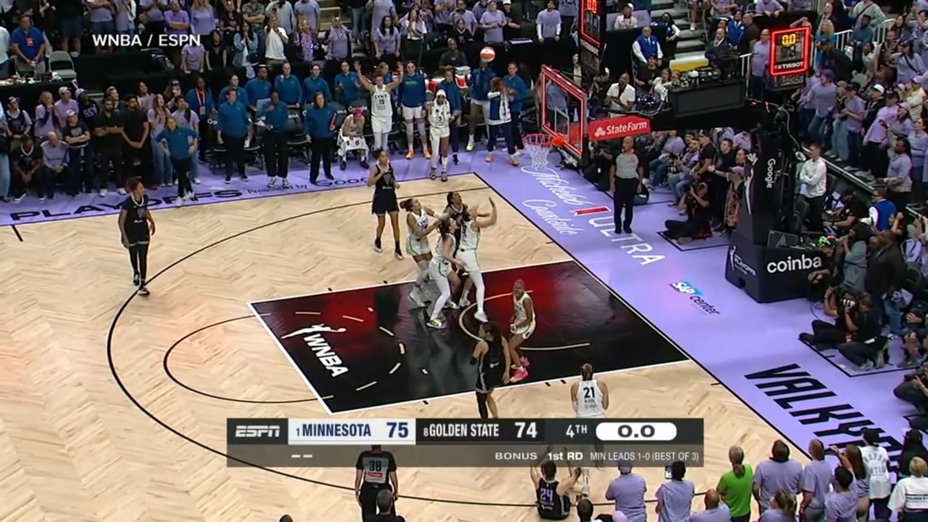 Collier leads Lynx comeback against Valkyries