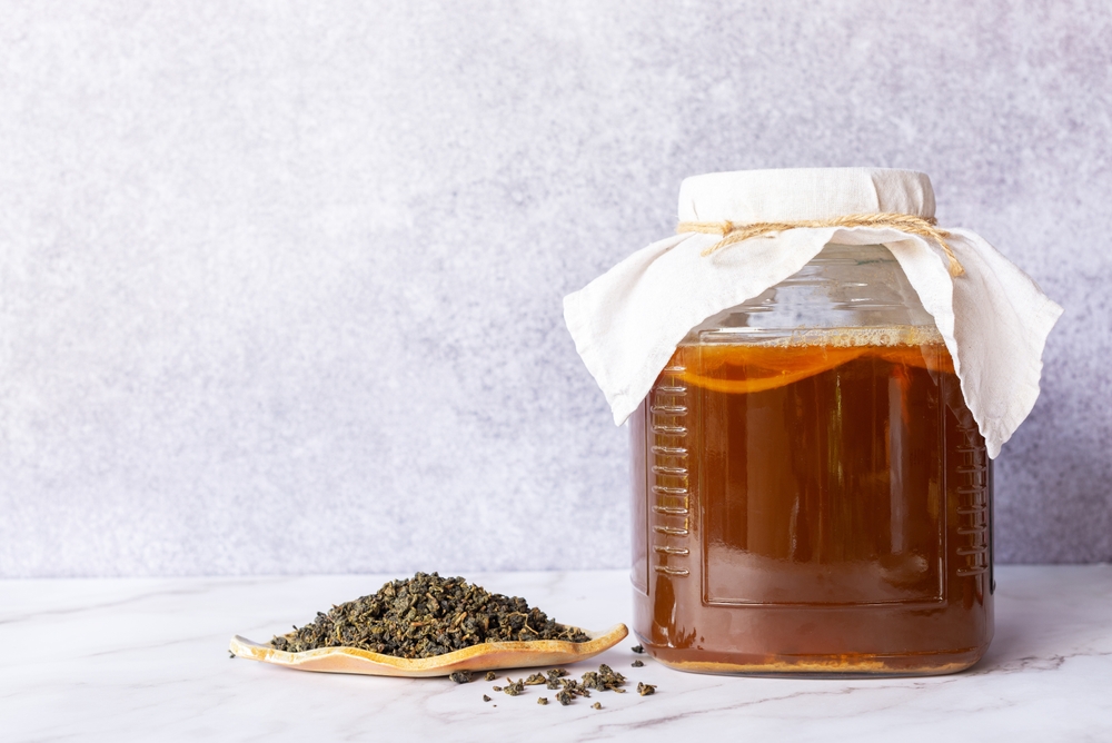 How to Choose the Best Option Between Kombucha and Kefir