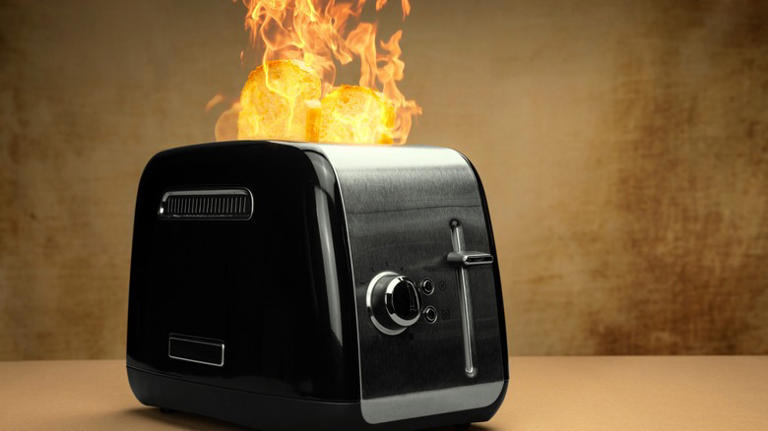 How To Make Perfectly Grilled Corn With Nothing But A Toaster