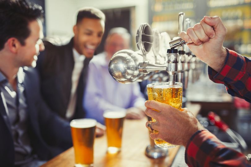 Pub-goers finally think they've cracked the reason people queue ...
