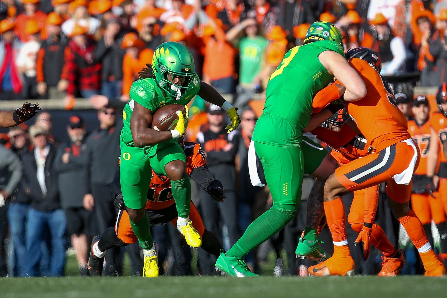 Oregon, Oregon State reach agreement to continue rivalry game in 2027 ...