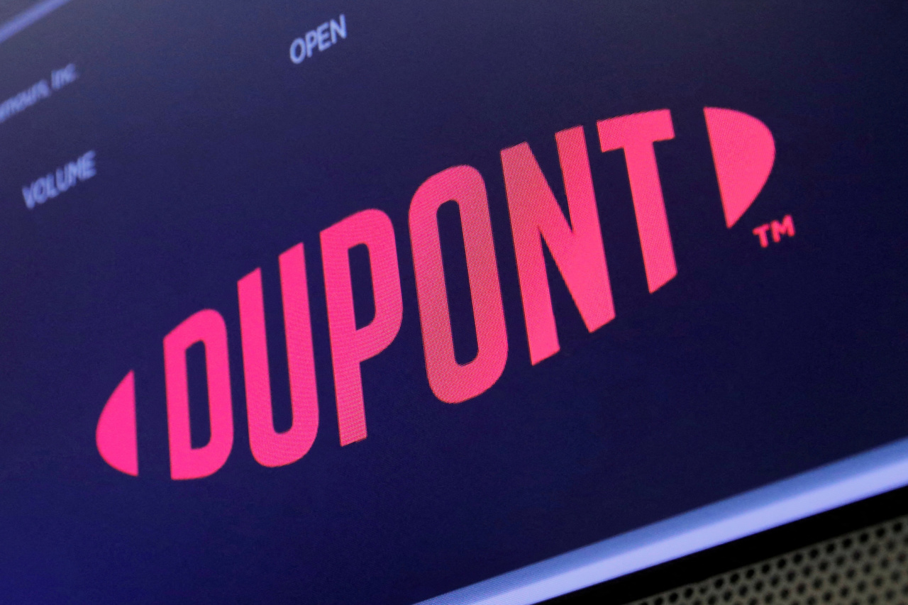 DuPont Cuts Full-Year Sales Guidance to Reflect Divestiture, Spinoff