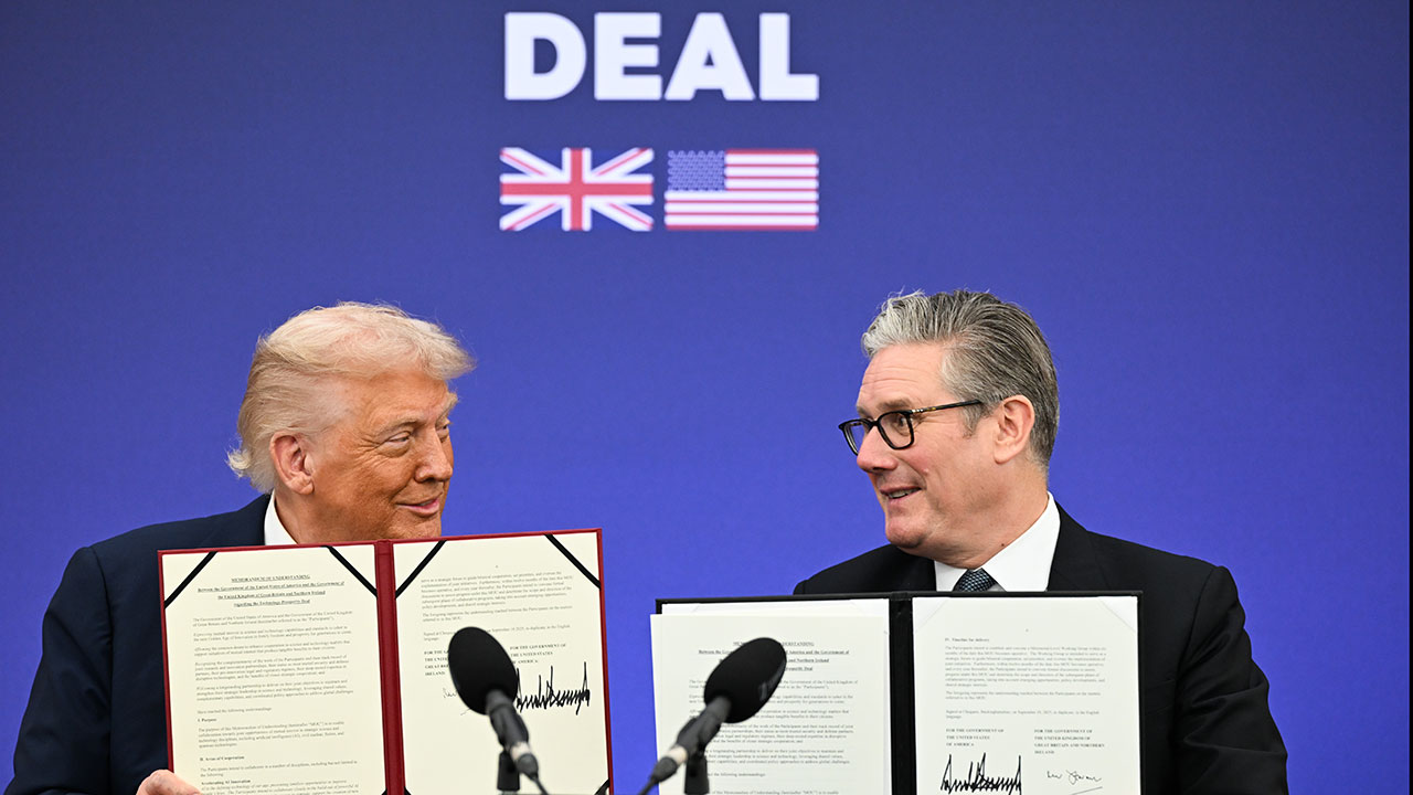 Trump, Starmer sign $350 billion 'tech prosperity deal' in record ...