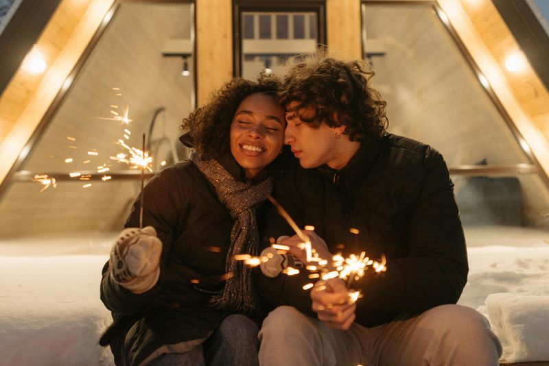 13 Green Flags in Relationships We Should Celebrate More Often