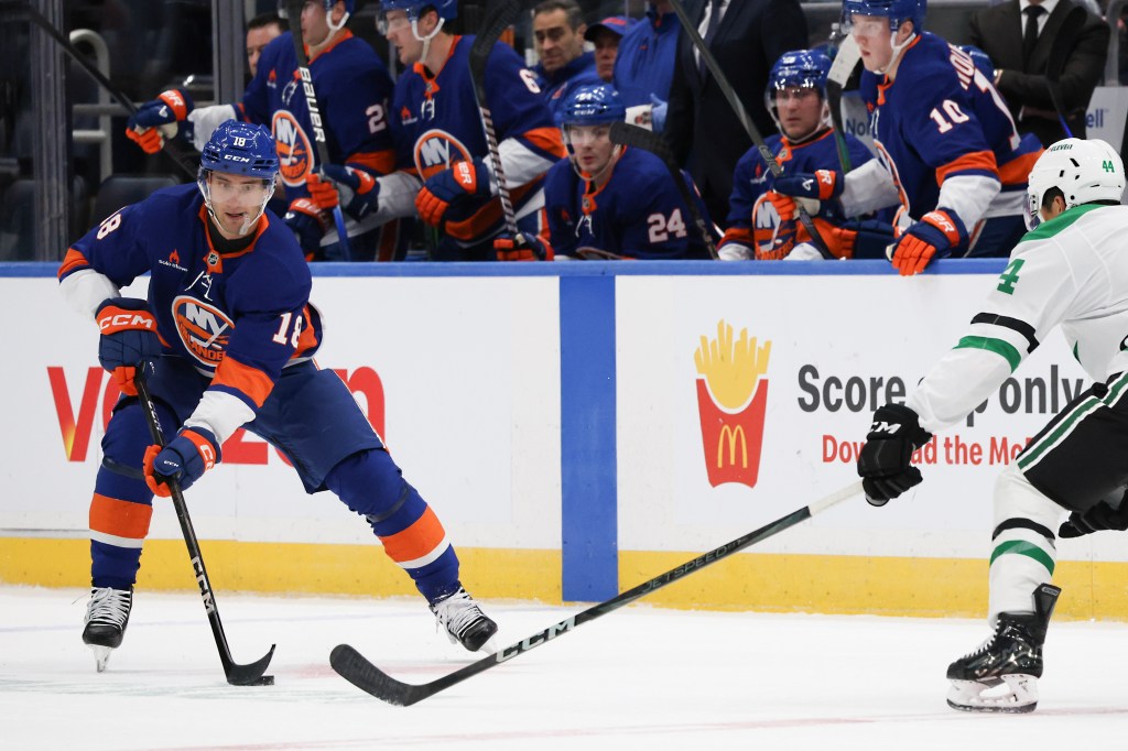 Semyon Varlamov, Pierre Engvall missing start of Islanders training ...