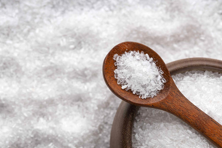 What Really Happens When You Soak in an Epsom Salt Bath