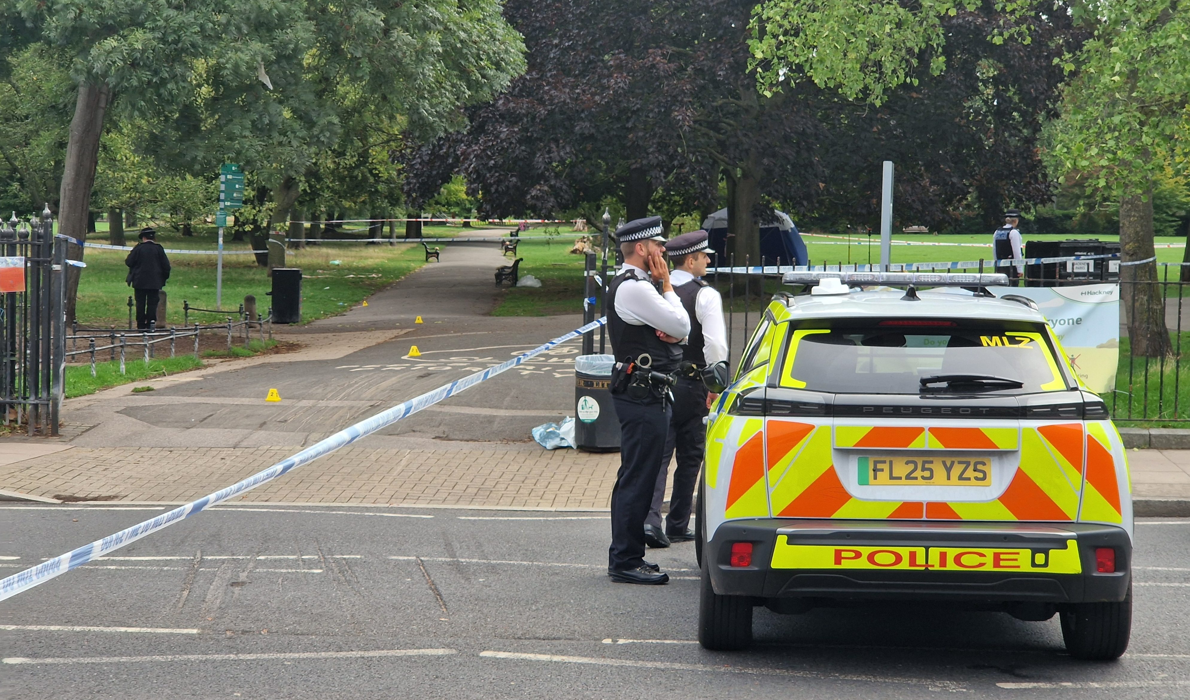 Dogwalker hero bravely confronts gunman firing shots at woman in east ...