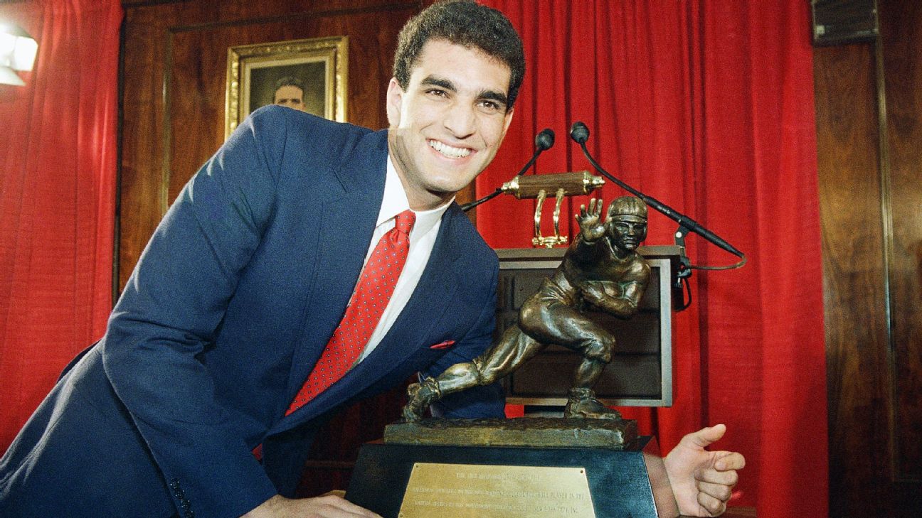 Miami gets donation for statues of Vinny Testaverde, Gino Torretta