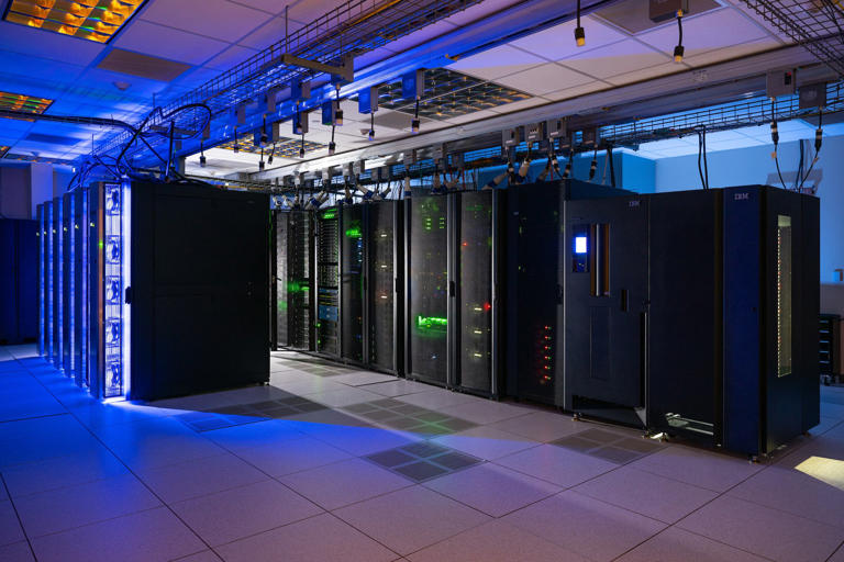 Microsoft nears completion of ‘world’s most powerful AI datacenter’ in ...