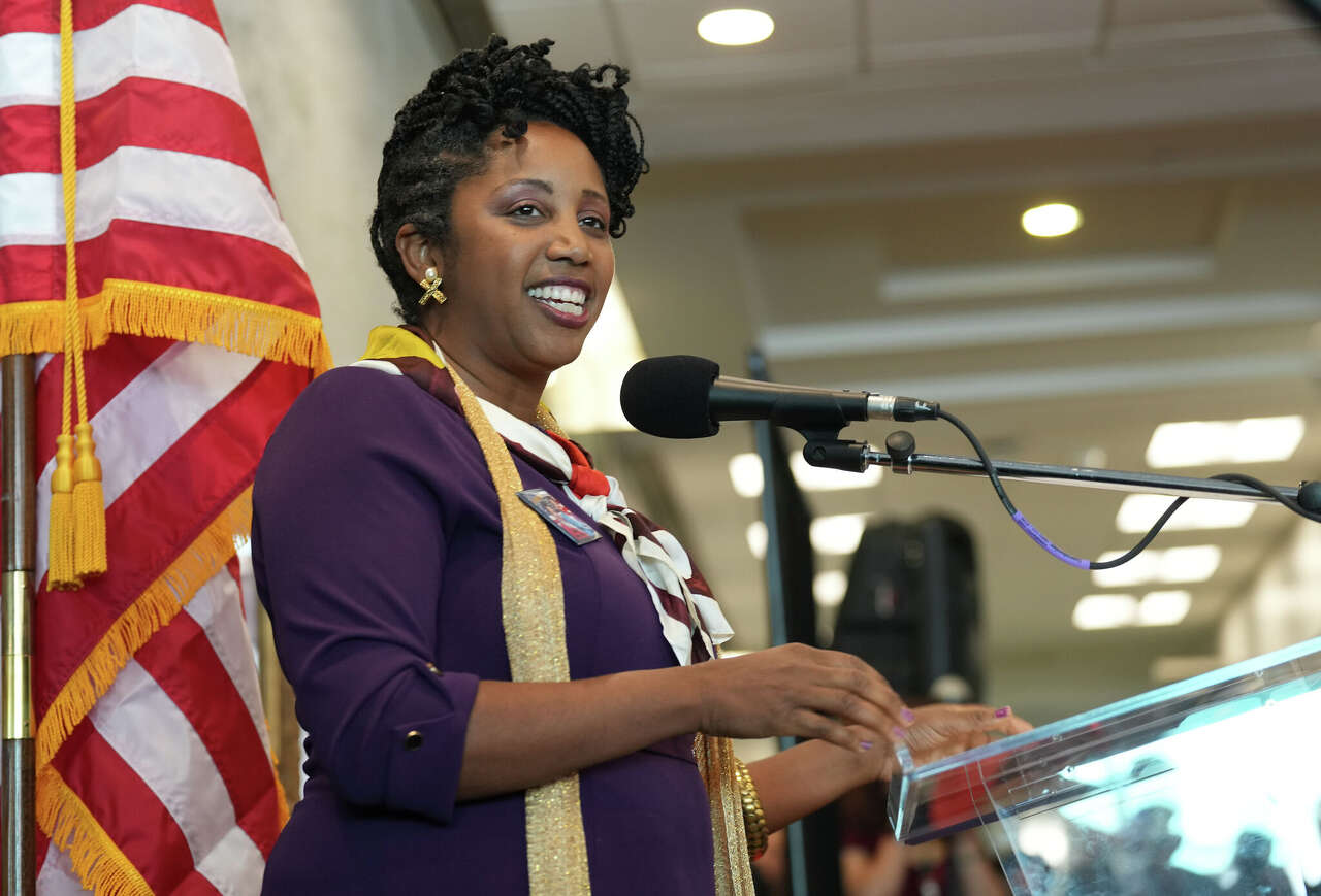 Former Congresswoman Erica Lee Carter withdraws bid for Harris County judge