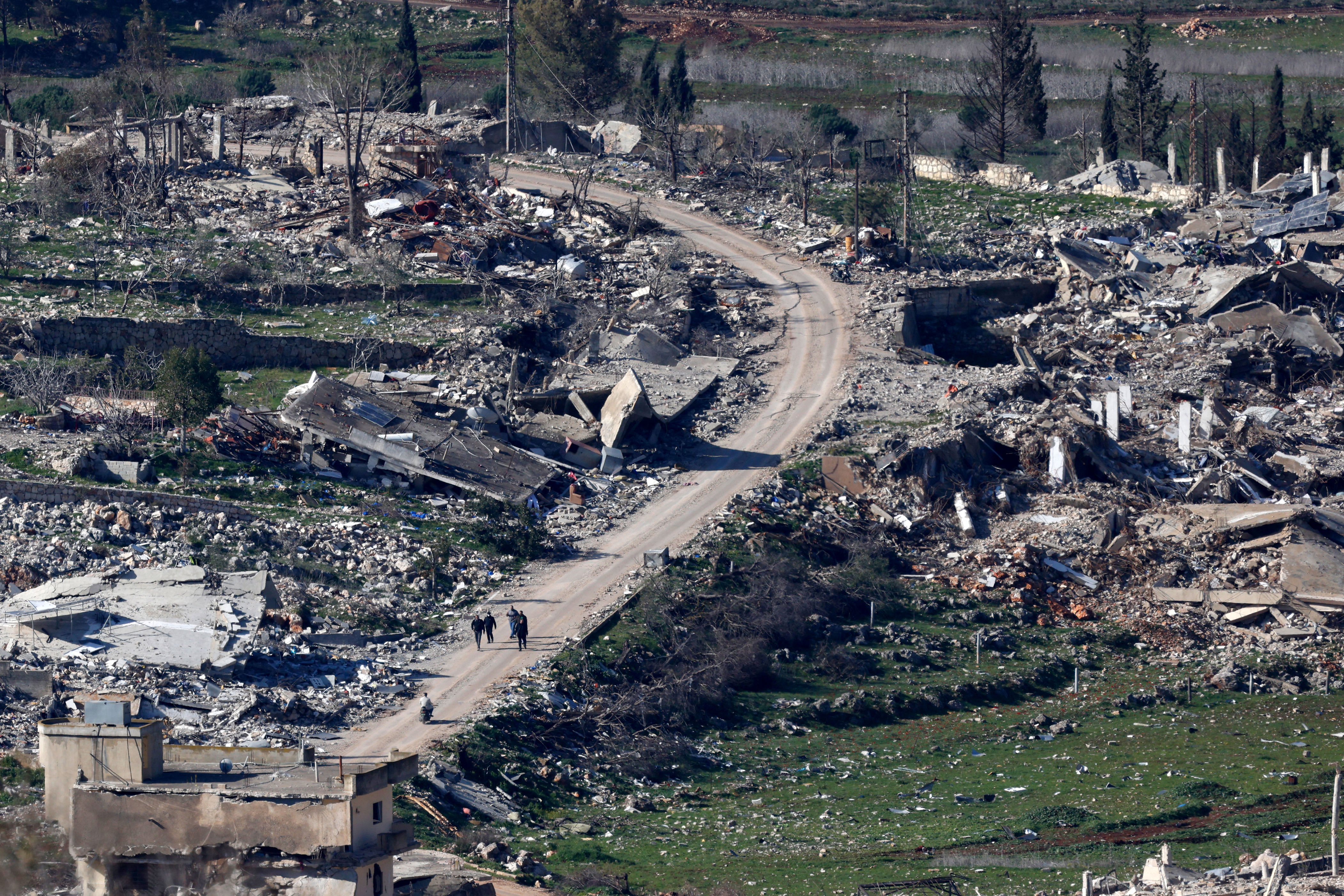 Israel kills two people in new attack on southern Lebanon