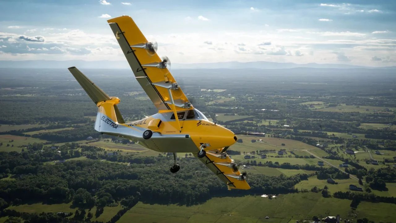 Flying Off a Driveway? This Electric Plane Thinks Runways Are for Chumps