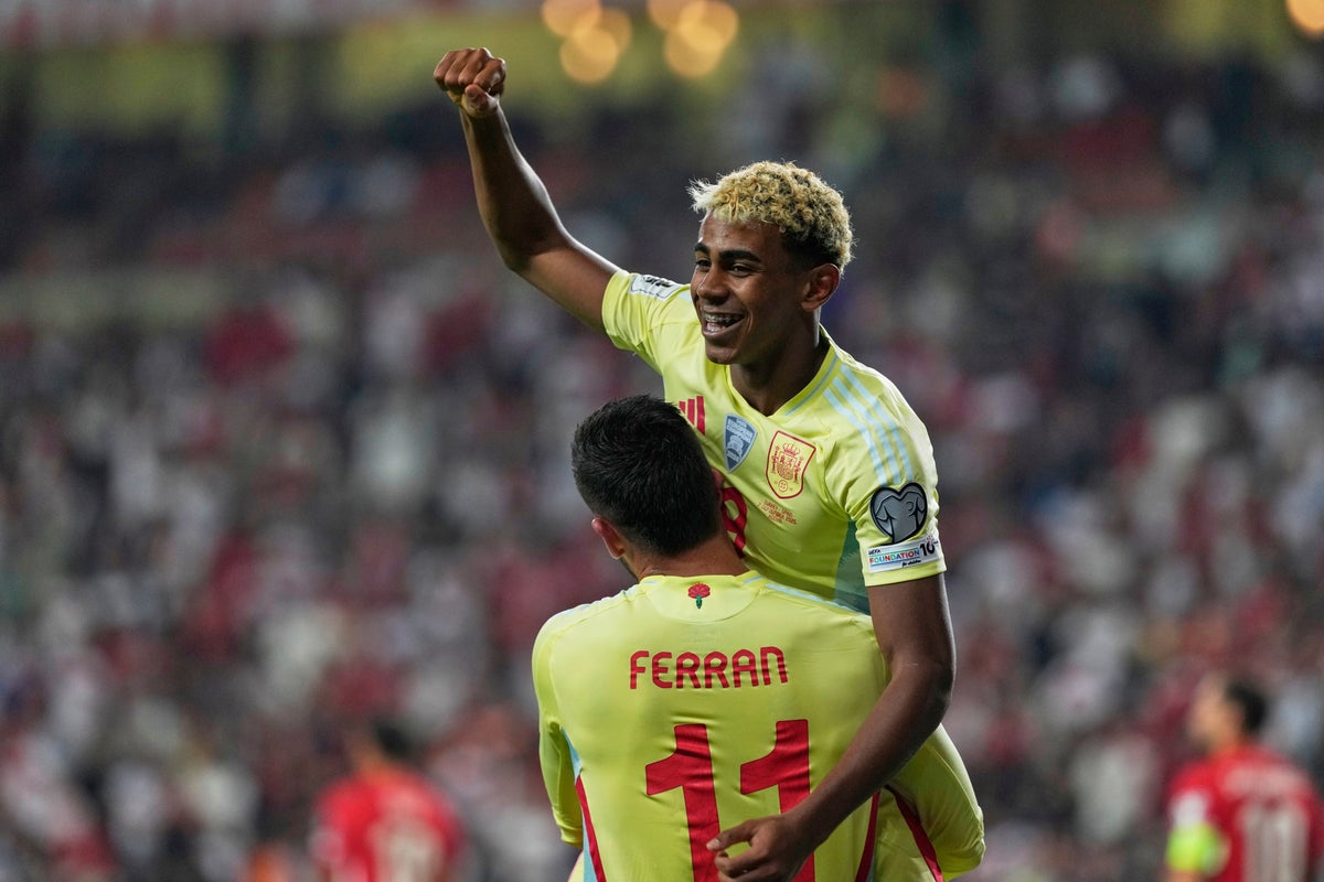 Spain top Fifa world rankings for first time in 11 years