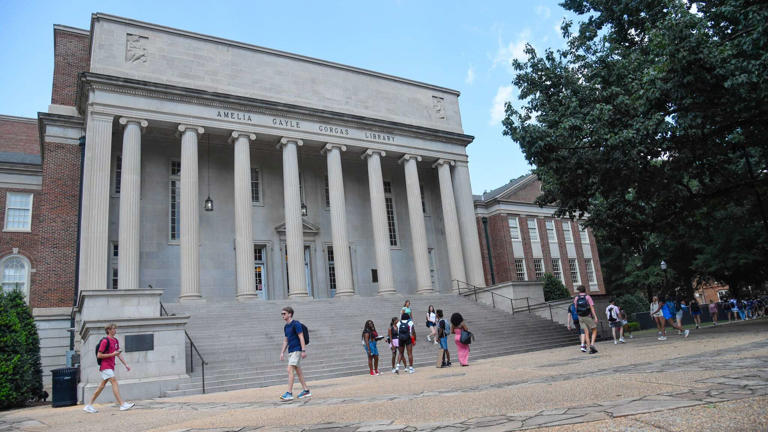 University of Alabama breaks enrollment records, sees change in number ...