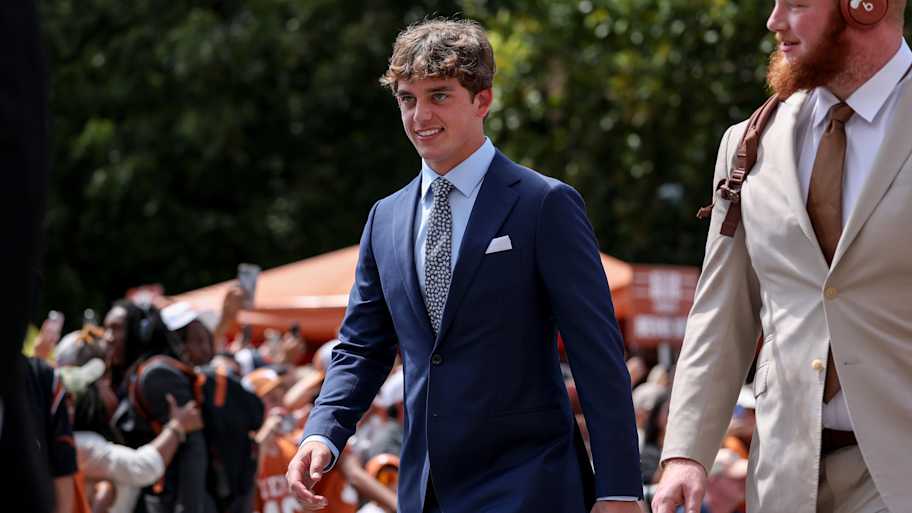 Steelers' potential quarterback draft targets are cracking under pressure