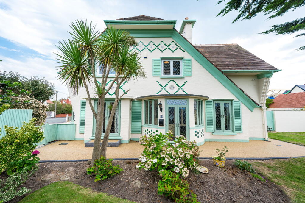 Stand-out Dutch Cottage on West Drive for sale built in Cleveleys early ...