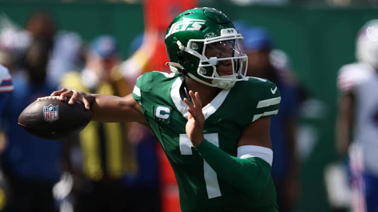 Jets' Justin Fields Isn't Going To The Bench: Insider