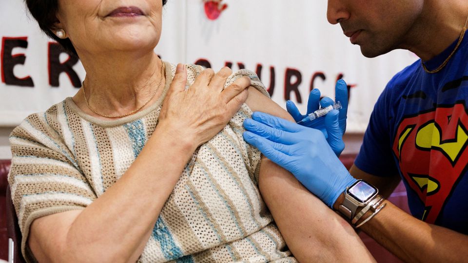 Recommending Covid-19 vaccines for everyone in the US could save ...