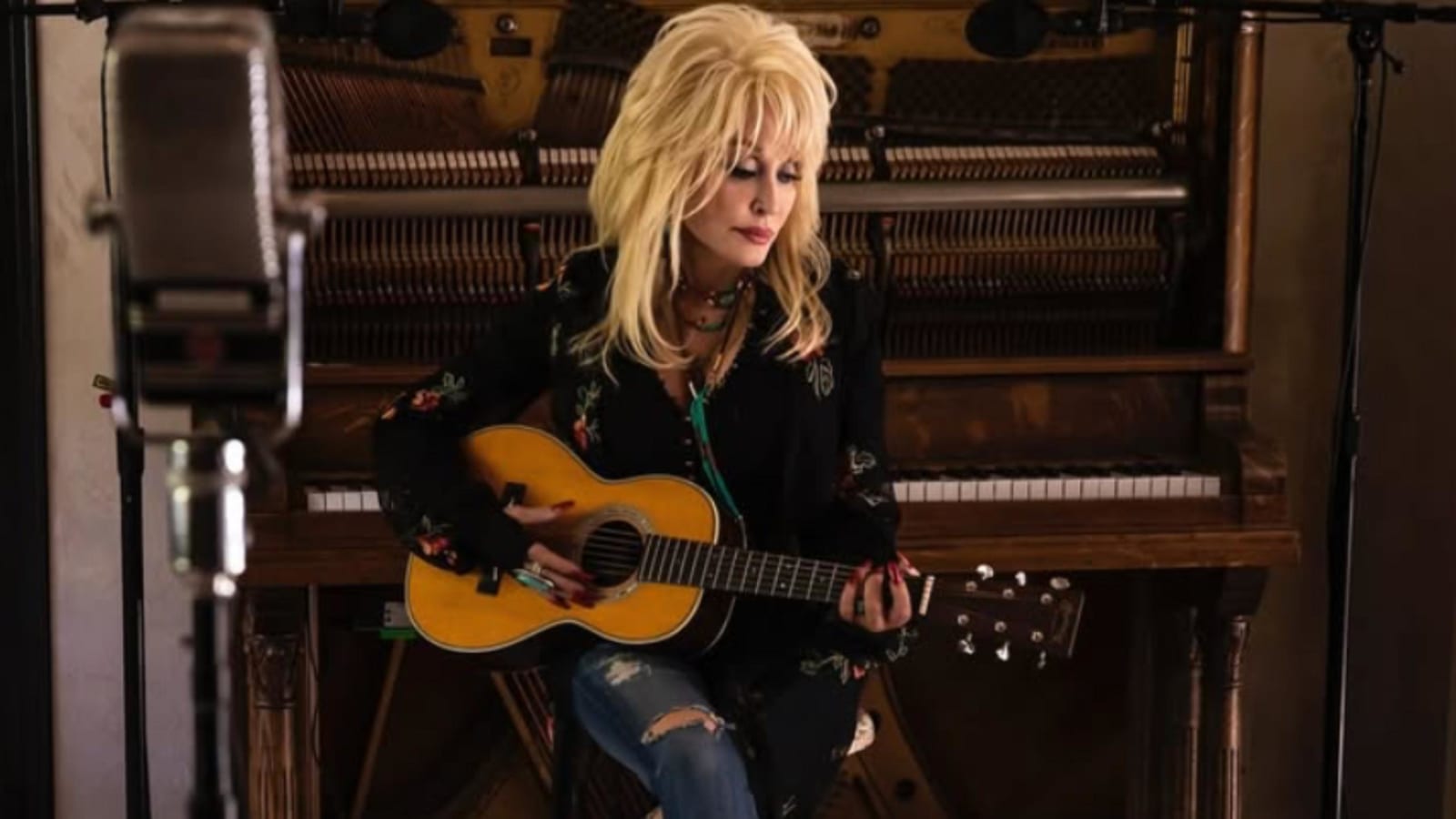 'I Had a Little Problem!': Dolly Parton Reveals Painful Reason Why She ...