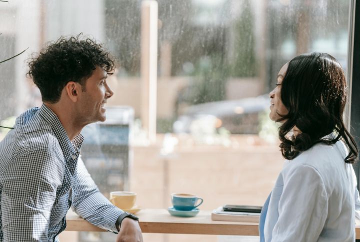 10 Small Gestures That Make A Big Impression On Women During Dates