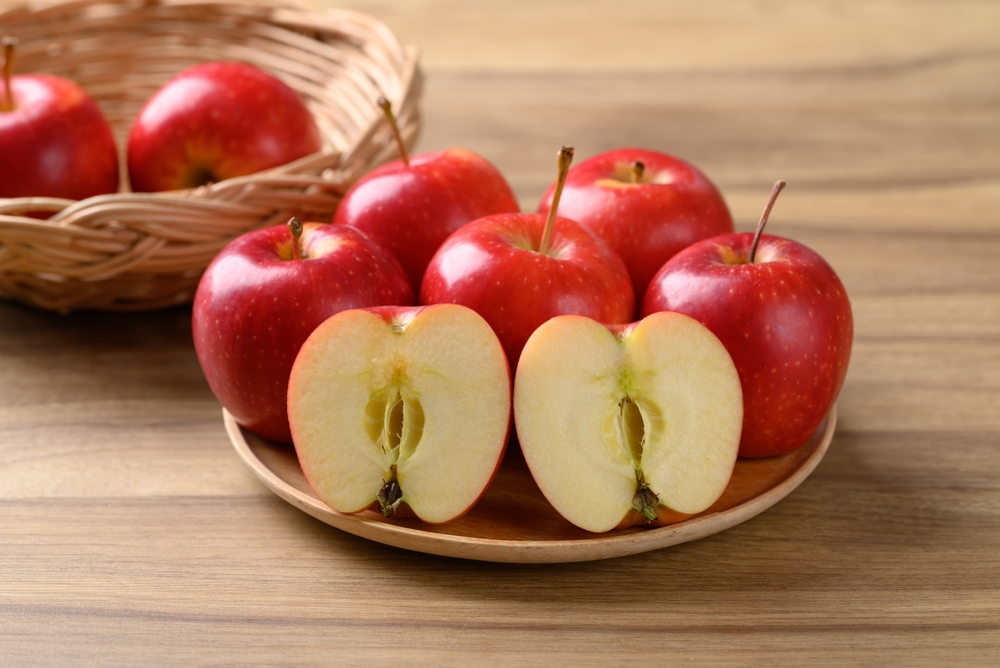 10 Apples Everyone Should Try at Least Once