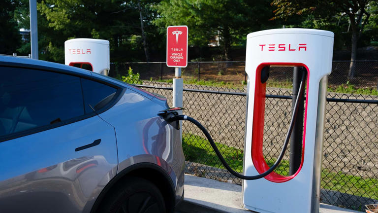 Tesla Model Y battery tested after 16,000 miles of mostly fast charging