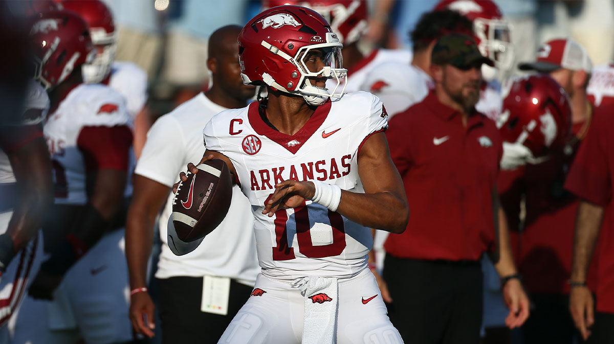 Arkansas loses commitment from 2026 QB