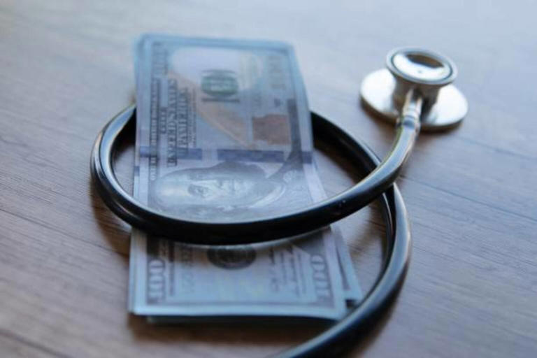 Obamacare tax credits could expand budget deficit by $350B if extended ...