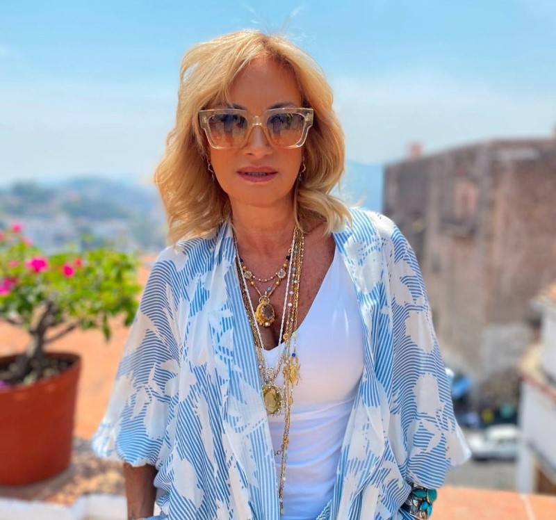 Adela Micha reprueba la cancelación, tras entrevistas a Nodal y ...