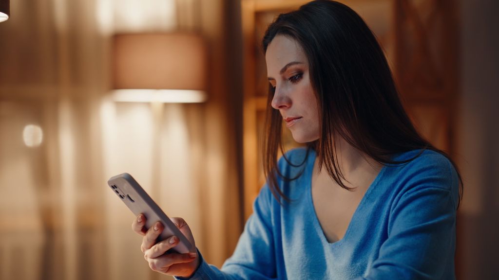 What staying silent in the group chat says about you, according to ...