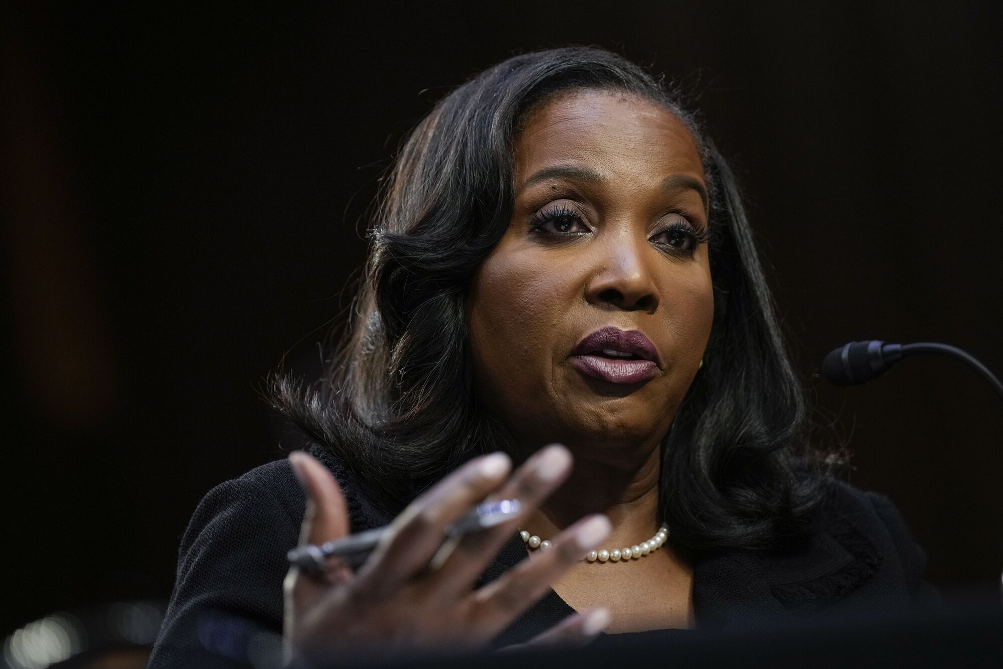 Trump Asks Supreme Court to Let Him Fire Fed’s Lisa Cook