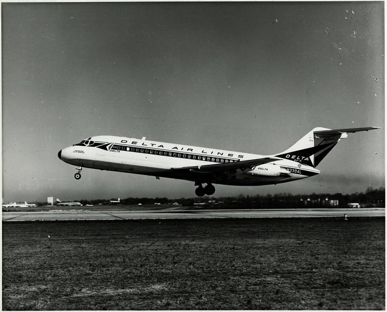 Today in Aviation History: First Flight of the McDonnell Douglas DC-9-20