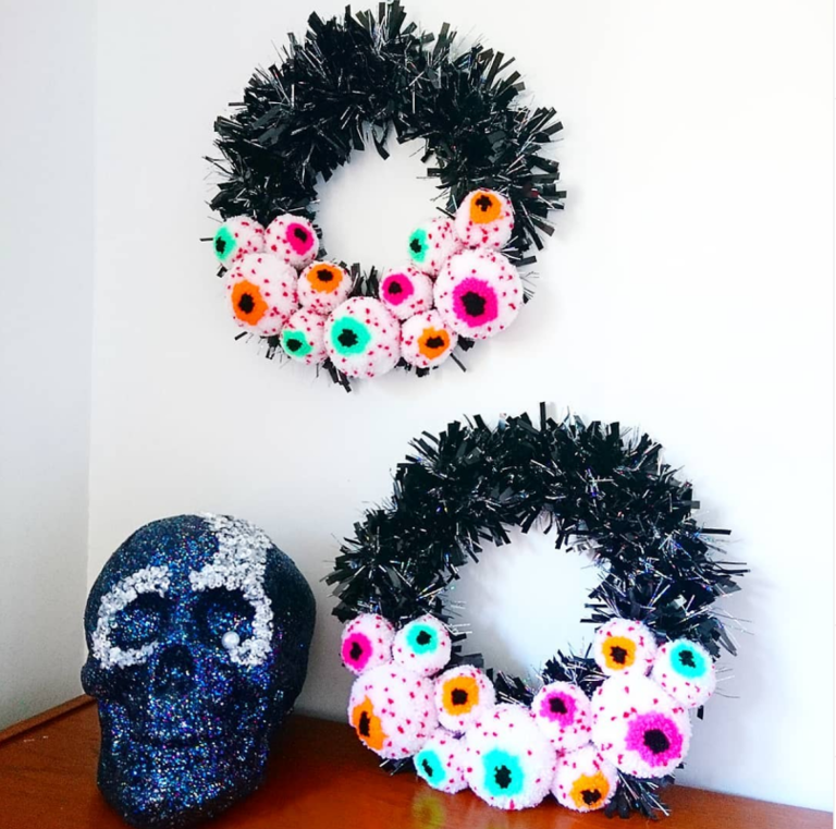 50+ Un-boo-lievable Halloween Wreaths That Scream Spooky and Stylish
