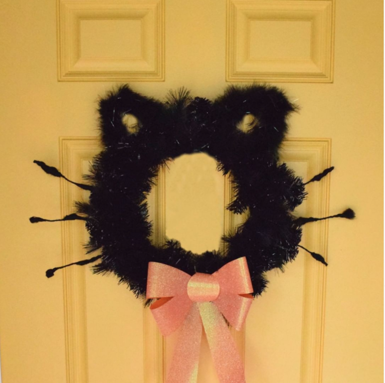 50+ Un-boo-lievable Halloween Wreaths That Scream Spooky and Stylish