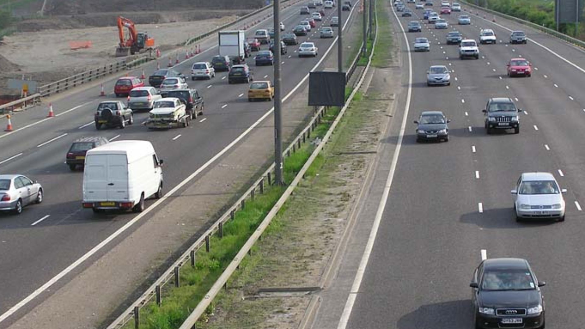 10 Reasons People Hate Driving In The UK & 10 Reasons Why They Love It