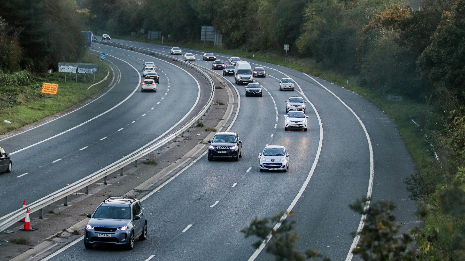 10 Reasons People Hate Driving In The UK & 10 Reasons Why They Love It