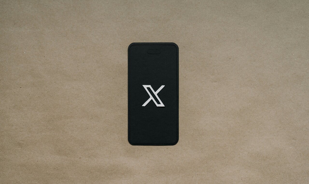 Community Notes helps reduce the virality of false information on X ...