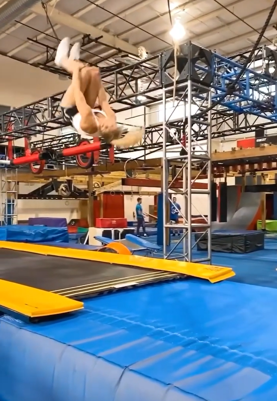 How My Flips Look When Reversed – Crazy Trick Shots!