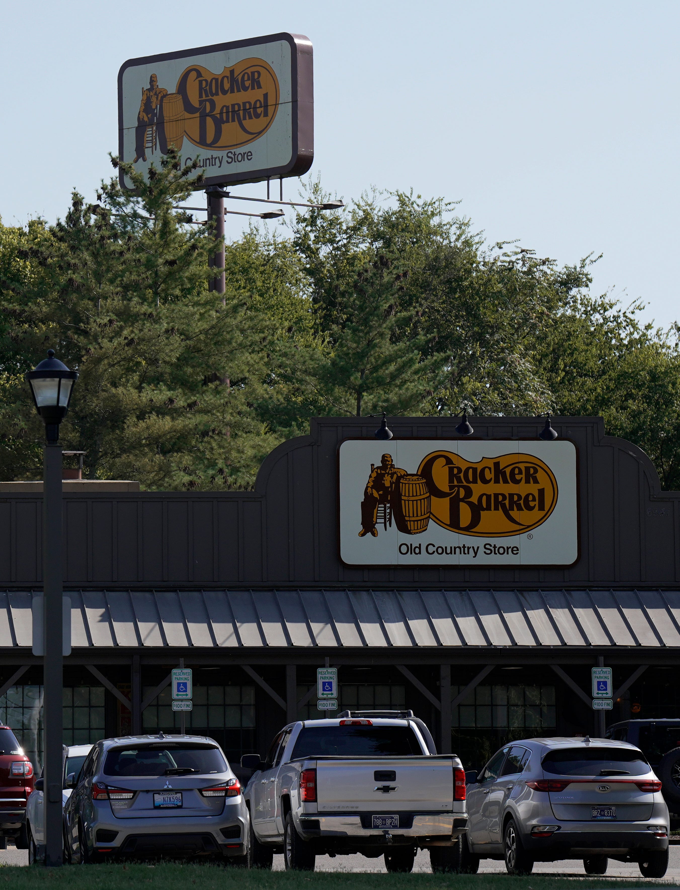 Memphis Cracker Barrel location closes less than two months after logo ...