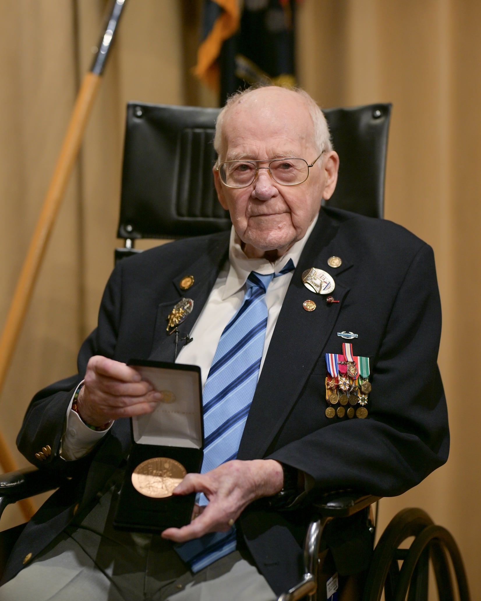 Last D-Day Ranger honored with Congressional Gold Medal
